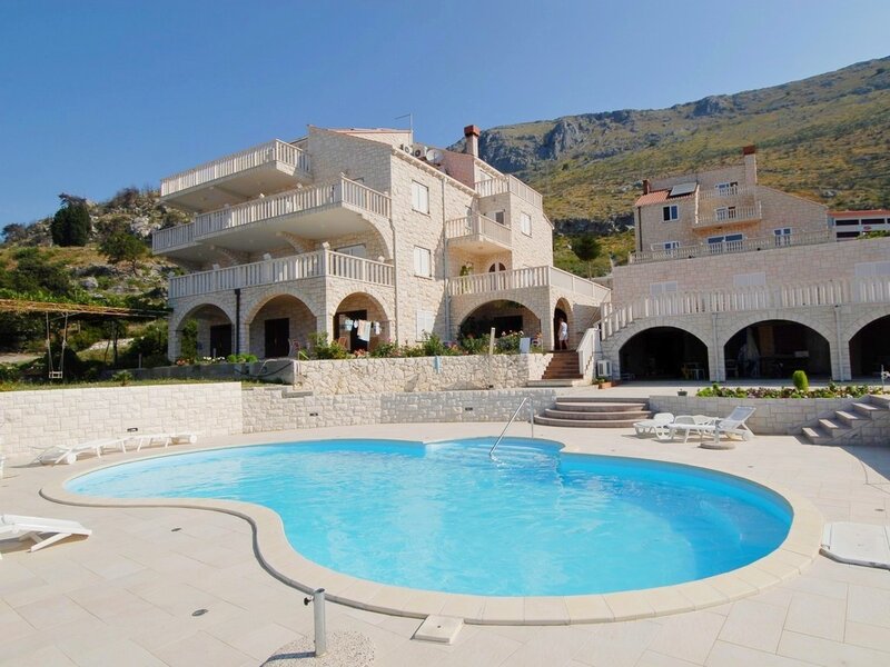 Marnic Apartments - Hulyyou